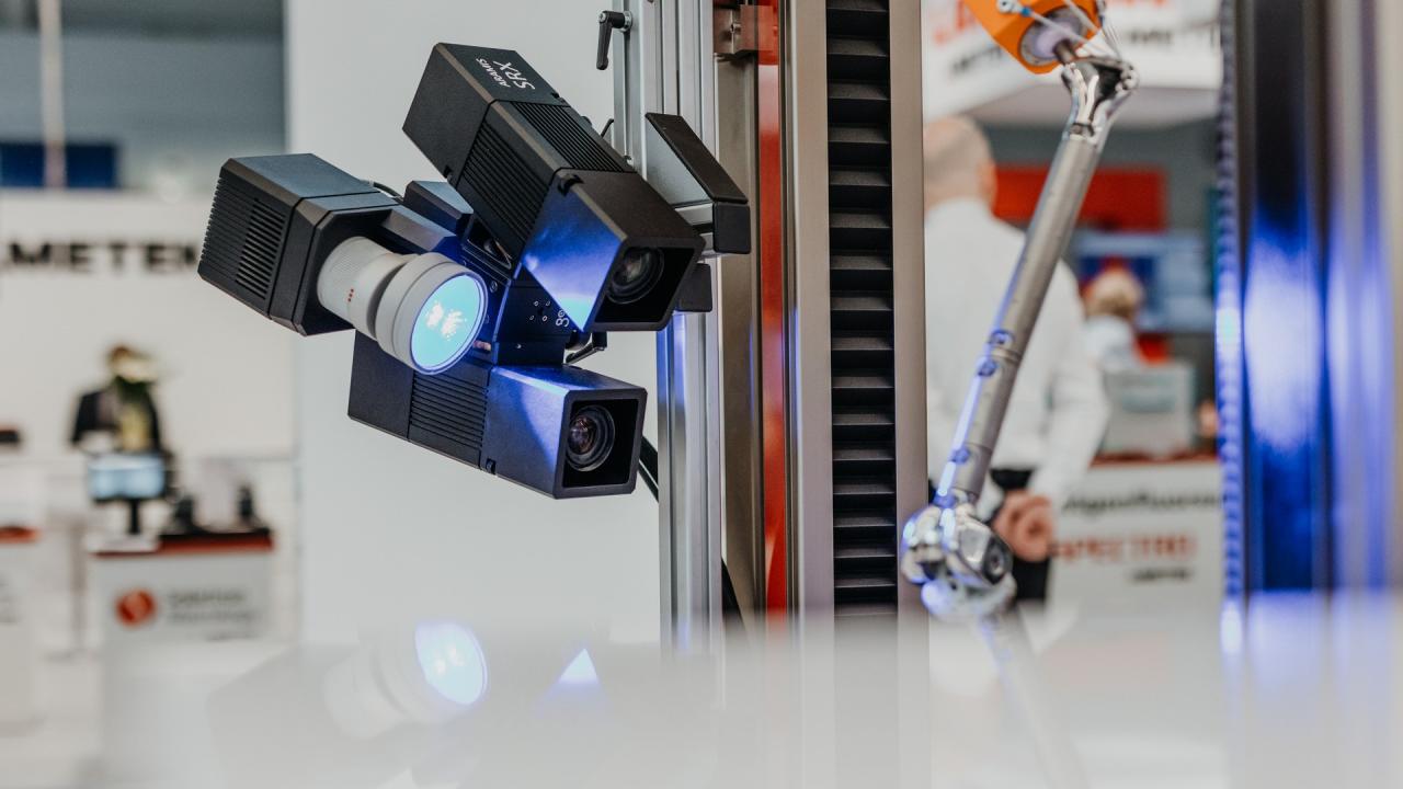 3D Testing: Optically measure strains, displacements and deformation